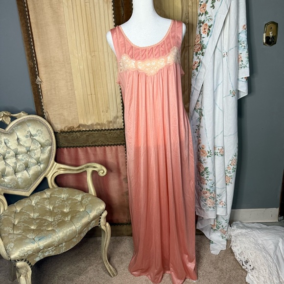 American Vintage | Intimates & Sleepwear | Vintage Elegant Peach ...